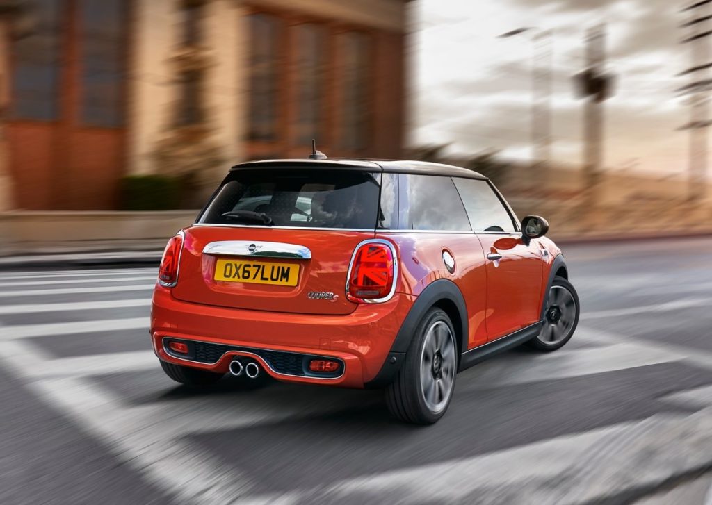 Mini revela Mini Hatch e Cabrio renovados | AutoSport