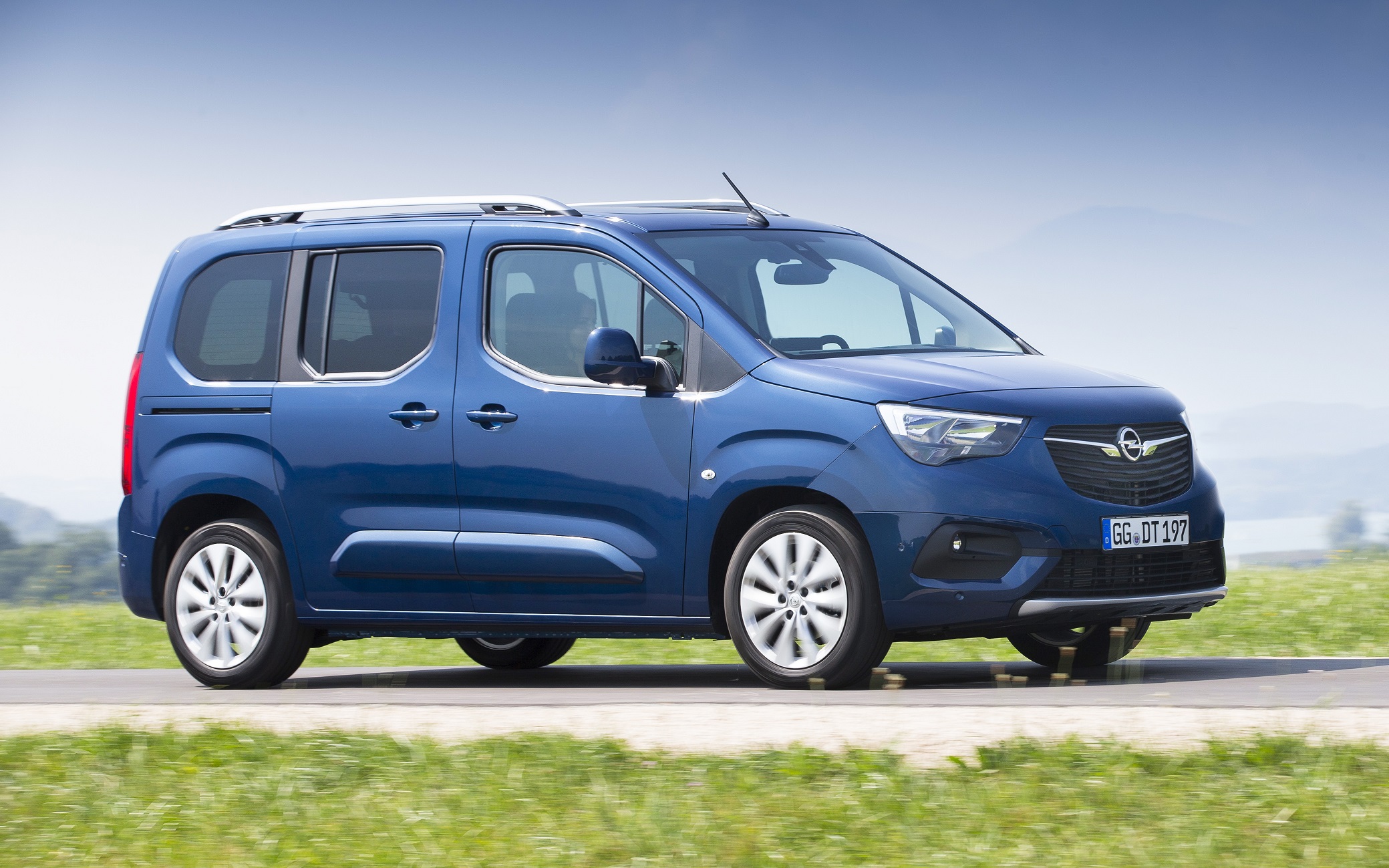 OPEL COMBO 1 5 DT 102 Cv Enjoy Automais